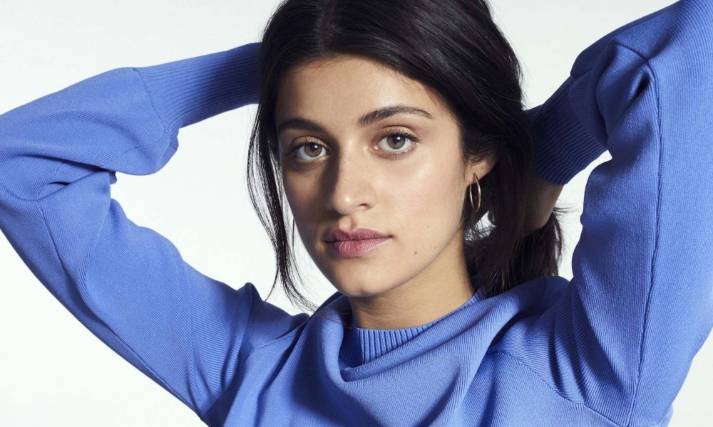 Anya Chalotra Biography, Age, Boyfriends, Income, Height, Net worth ...