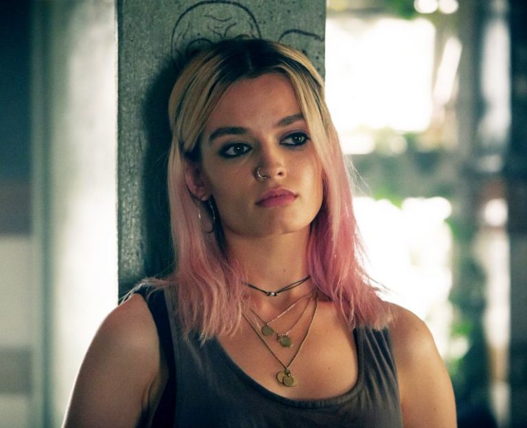 Emma Mackey Biography (Maeve Wiley), Wiki, Age, Net Worth - Celebrity Jihad Emma Mackey Biography (Maeve Wiley), Wiki, Age, Net Worth - Celebrity Jihad